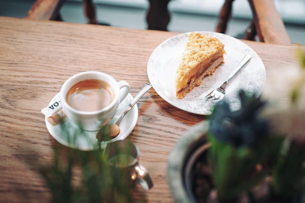 Mutter Ey Café | Die Top 10 süßen Terrassen in Düsseldorf | Mr ...