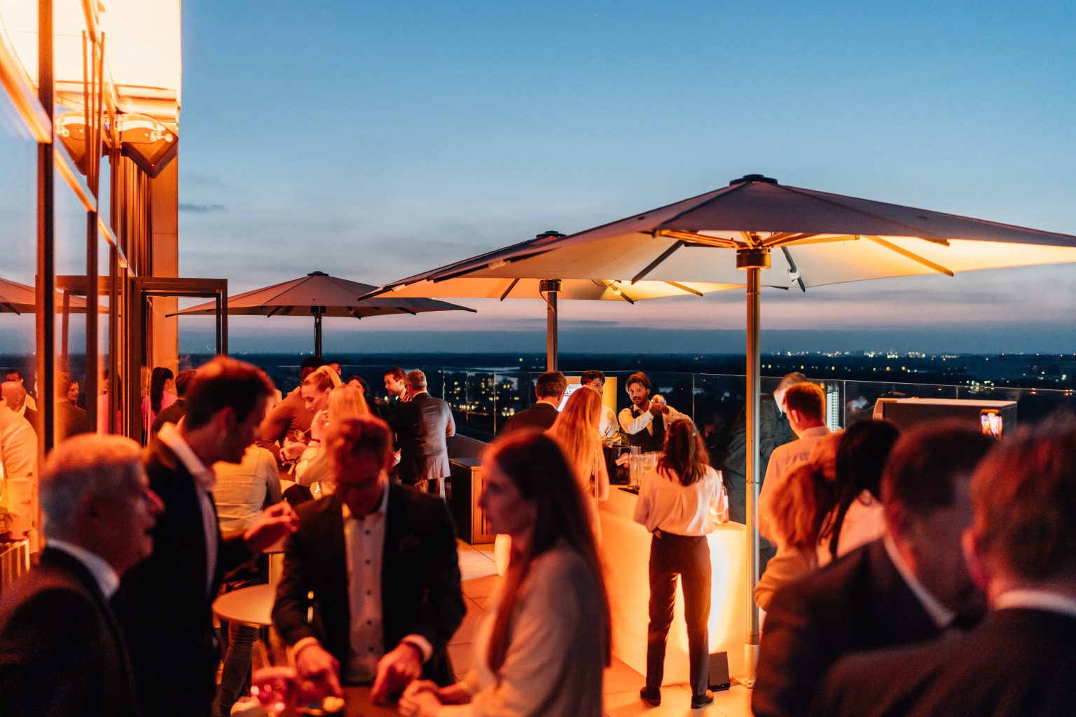 Otto's Skybar | Die besten Rooftop Bars in Düsseldorf | Topliste | Mr ...